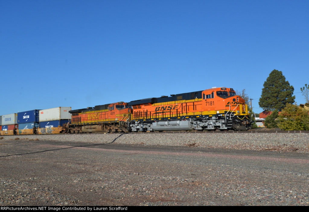 BNSF 6832 W/B DPU 7181